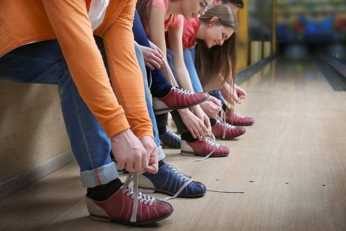 What Size Bowling Shoes Do I Need? Stepping Into The Right Fit - Elite ...