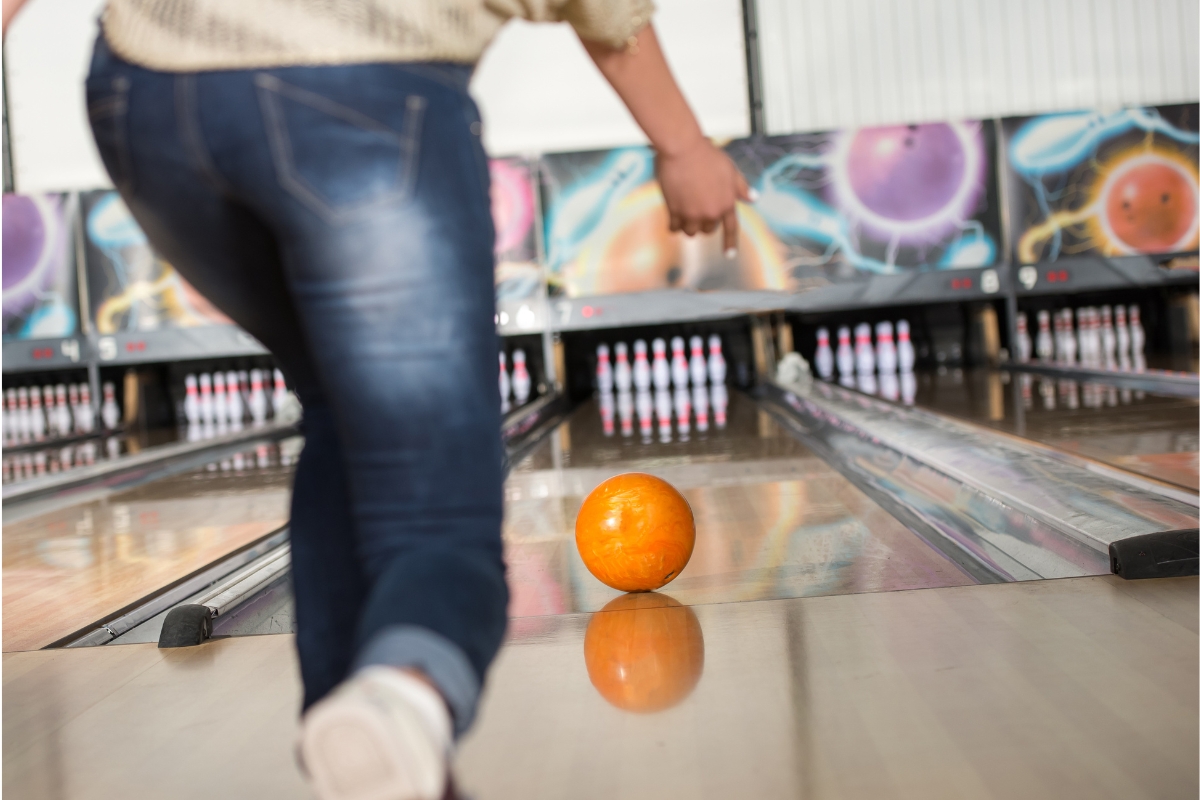 Can You Go Bowling By Yourself? Embracing The Alleys Alone - Elite ...